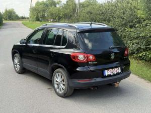 Black Volkswagen Tiguan 2008 in Ukmerge, with an engine capacity of 1.97 L and mileage of 202 thousand km for 3000 €, photo 4 on AUTOMOTO.COM.LV
