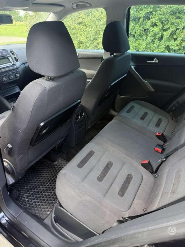 Black Volkswagen Tiguan 2008 in Ukmerge, with an engine capacity of 1.97 L and mileage of 202 thousand km for 3000 €, photo 6 on AUTOMOTO.COM.LV