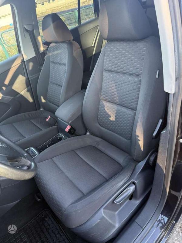Black Volkswagen Tiguan 2008 in Rokiskis, with an engine capacity of 1.97 L and mileage of 217 thousand km for 4750 €, photo 10 on AUTOMOTO.COM.LV