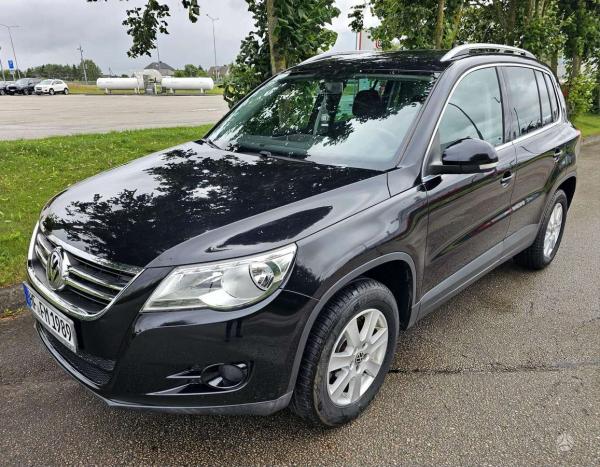Melns Volkswagen Tiguan 2008 Klaipėda, ar dzinēja tilpumu 1.39 L un nobraukumu 219 tūkst. km par 5450 €, foto 1 vietnē AUTOMOTO.COM.LV
