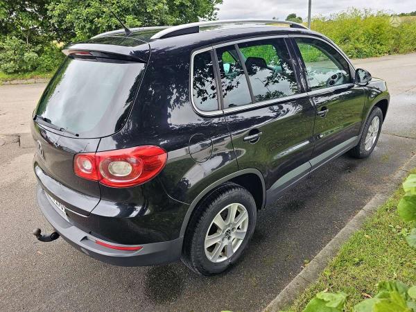 Melns Volkswagen Tiguan 2008 Klaipėda, ar dzinēja tilpumu 1.39 L un nobraukumu 219 tūkst. km par 5450 €, foto 3 vietnē AUTOMOTO.COM.LV