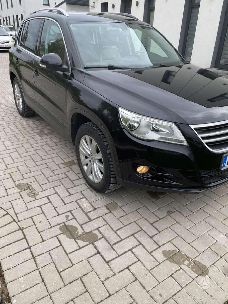 Melns Volkswagen Tiguan 2008 Viļņa, ar dzinēja tilpumu 1.97 L un nobraukumu 337 tūkst. km par 4500 €, foto 1 vietnē AUTOMOTO.COM.LV