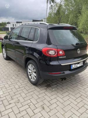 Melns Volkswagen Tiguan 2008 Viļņa, ar dzinēja tilpumu 1.97 L un nobraukumu 337 tūkst. km par 4500 €, foto 5 vietnē AUTOMOTO.COM.LV