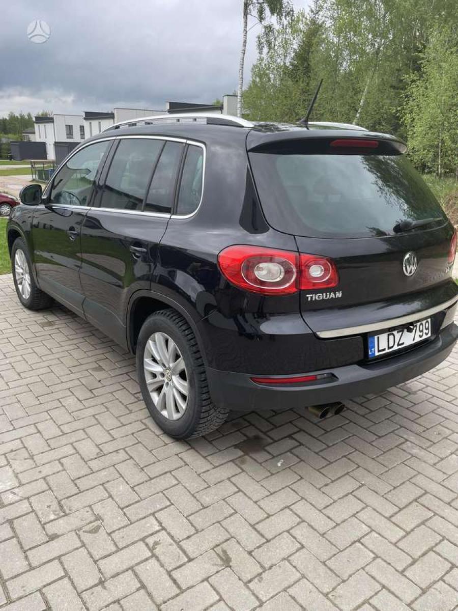 Melns Volkswagen Tiguan 2008 Viļņa, ar dzinēja tilpumu 1.97 L un nobraukumu 337 tūkst. km par 4500 €, foto 5 vietnē AUTOMOTO.COM.LV