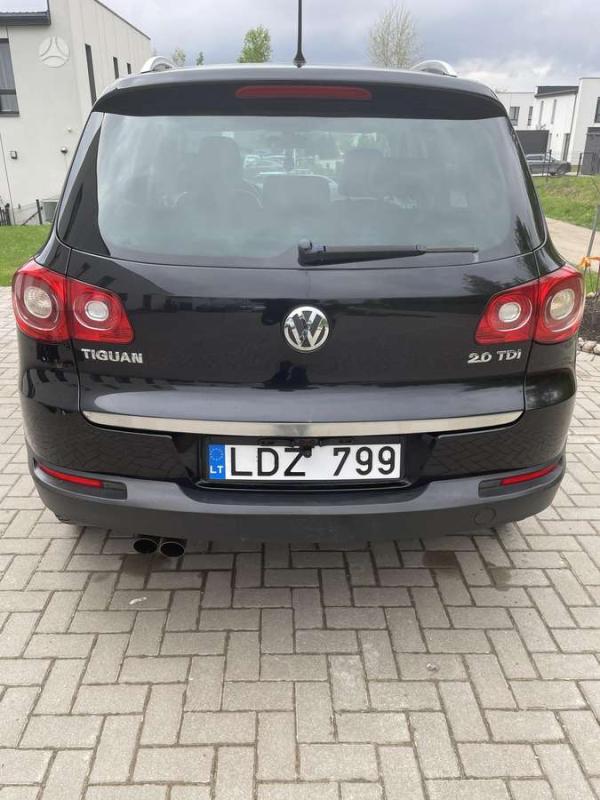 Melns Volkswagen Tiguan 2008 Viļņa, ar dzinēja tilpumu 1.97 L un nobraukumu 337 tūkst. km par 4500 €, foto 5 vietnē AUTOMOTO.COM.LV