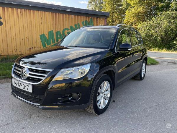 Black Volkswagen Tiguan 2008 in Siauliai, with an engine capacity of 1.39 L and mileage of 218 thousand km for 4550 €, photo 1 on AUTOMOTO.COM.LV