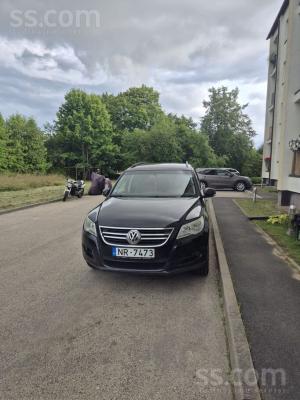 Melns Volkswagen Tiguan 2008 Rīga, ar dzinēja tilpumu 2.00 L un nobraukumu 264 tūkst. km par 4950 €, foto  vietnē AUTOMOTO.COM.LV