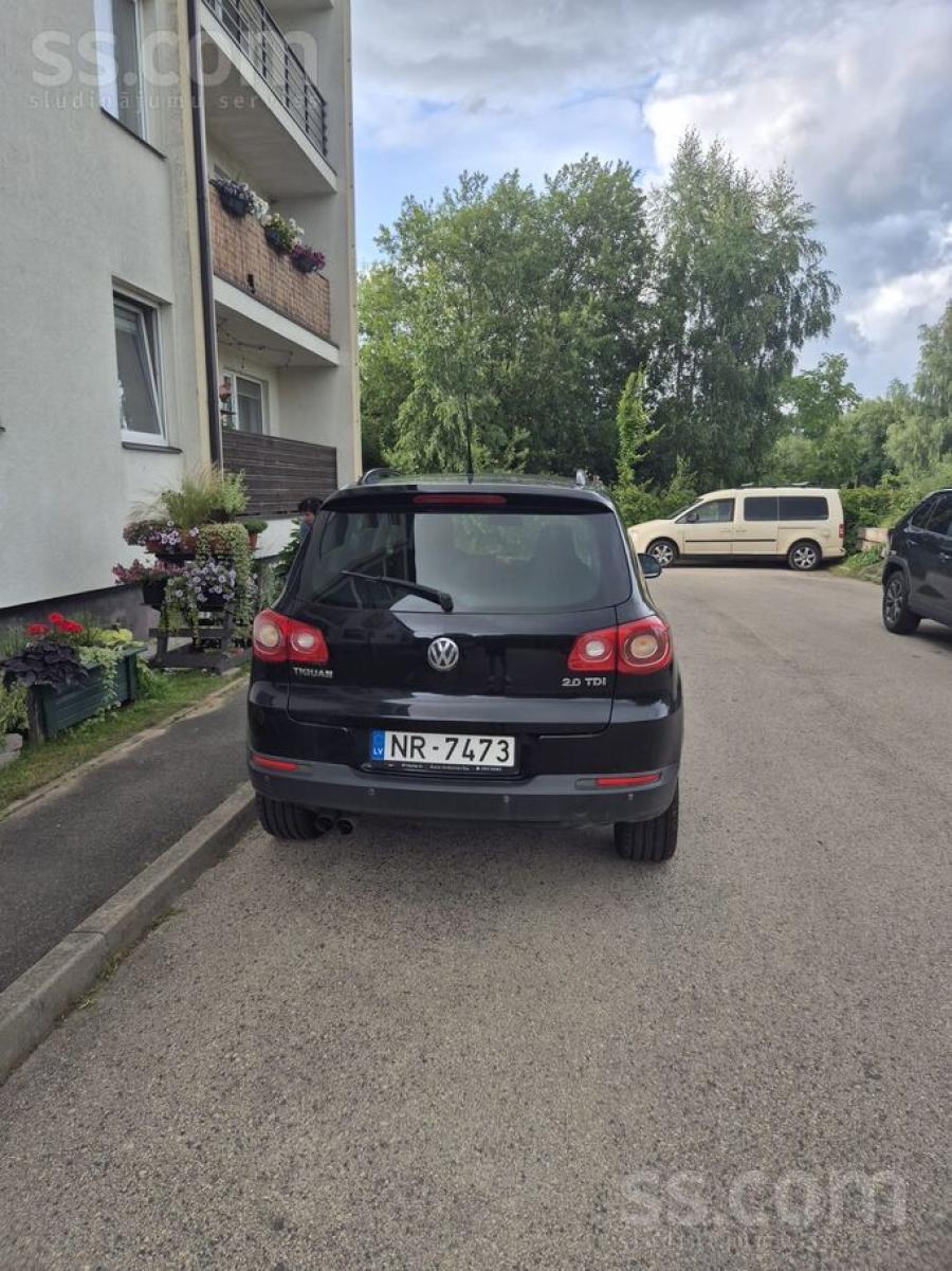 Melns Volkswagen Tiguan 2008 Rīga, ar dzinēja tilpumu 2.00 L un nobraukumu 264 tūkst. km par 4950 €, foto 3 vietnē AUTOMOTO.COM.LV