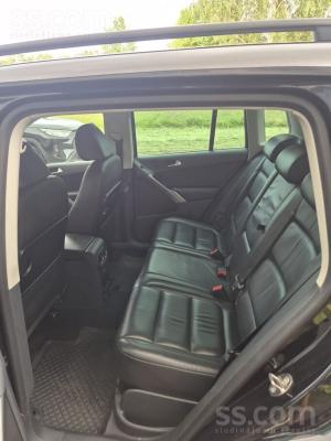 Melns Volkswagen Tiguan 2008 Rīga, ar dzinēja tilpumu 2.00 L un nobraukumu 264 tūkst. km par 4950 €, foto 5 vietnē AUTOMOTO.COM.LV