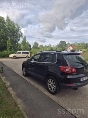 Melns Volkswagen Tiguan 2008 Rīga, ar dzinēja tilpumu 2.00 L un nobraukumu 264 tūkst. km par 4950 €, foto 10 vietnē AUTOMOTO.COM.LV
