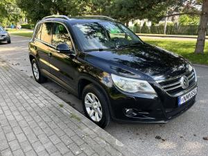 Melns Volkswagen Tiguan 2008 Panevēža, ar dzinēja tilpumu 2.00 L un nobraukumu 238 tūkst. km par 4500 €, foto 4 vietnē AUTOMOTO.COM.LV