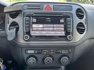 Melns Volkswagen Tiguan 2008 Panevēža, ar dzinēja tilpumu 2.00 L un nobraukumu 238 tūkst. km par 4500 €, foto 8 vietnē AUTOMOTO.COM.LV