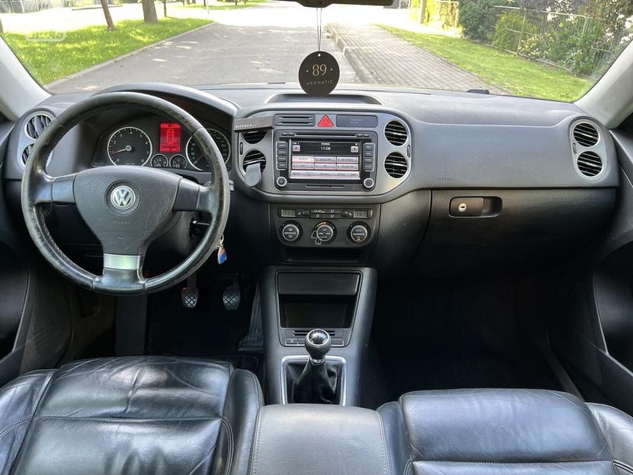 Melns Volkswagen Tiguan 2008 Panevēža, ar dzinēja tilpumu 2.00 L un nobraukumu 238 tūkst. km par 4500 €, foto 11 vietnē AUTOMOTO.COM.LV