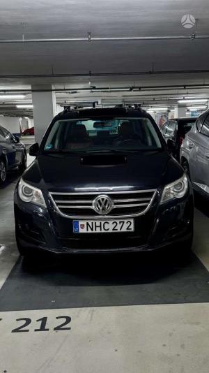 Black Volkswagen Tiguan 2008 in Kaunas, with an engine capacity of 1.98 L and mileage of 220 thousand km for 5799 €, photo  on AUTOMOTO.COM.LV