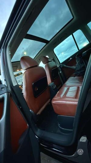 Melns Volkswagen Tiguan 2008 Kauņa, ar dzinēja tilpumu 1.98 L un nobraukumu 220 tūkst. km par 5799 €, foto 6 vietnē AUTOMOTO.COM.LV