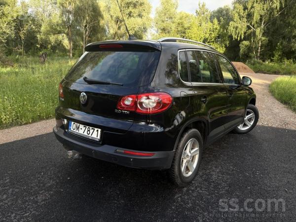 Black Volkswagen Tiguan 2008 in Jelgava, with an engine capacity of 2.00 L and mileage of 175 thousand km for 4700 €, photo 4 on AUTOMOTO.COM.LV