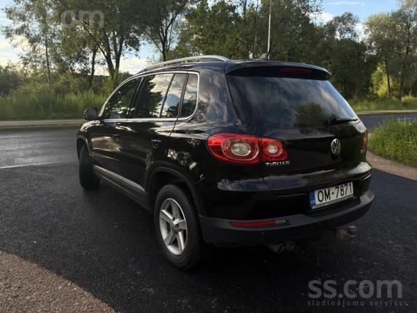 Black Volkswagen Tiguan 2008 in Jelgava, with an engine capacity of 2.00 L and mileage of 175 thousand km for 4700 €, photo 9 on AUTOMOTO.COM.LV