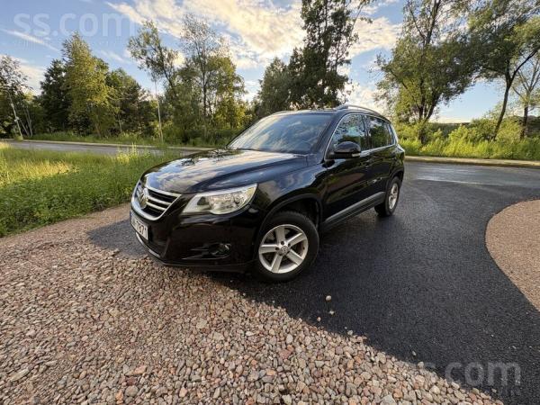 Black Volkswagen Tiguan 2008 in Jelgava, with an engine capacity of 2.00 L and mileage of 175 thousand km for 4700 €, photo 2 on AUTOMOTO.COM.LV