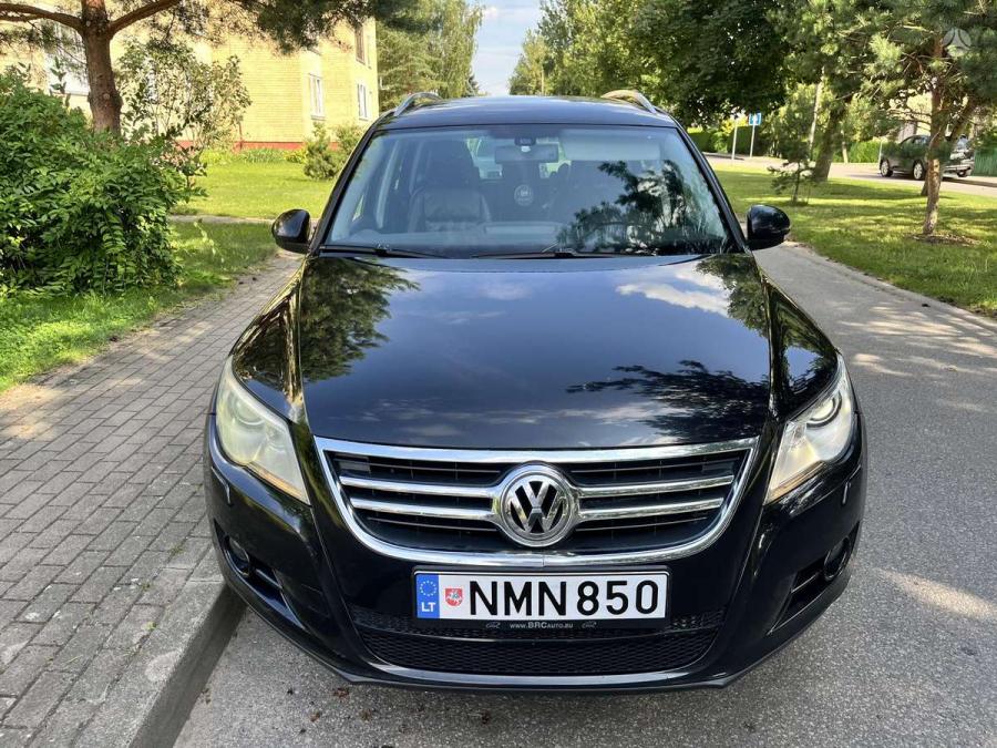 Melns Volkswagen Tiguan 2008 Panevēža, ar dzinēja tilpumu 2.00 L un nobraukumu 238 tūkst. km par 4300 €, foto 4 vietnē AUTOMOTO.COM.LV