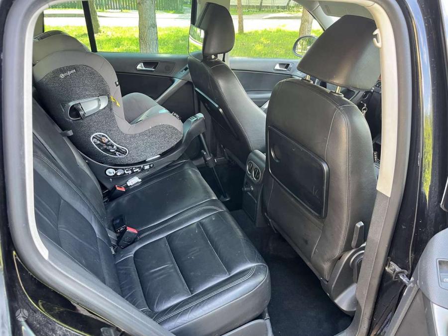 Melns Volkswagen Tiguan 2008 Panevēža, ar dzinēja tilpumu 2.00 L un nobraukumu 238 tūkst. km par 4300 €, foto 10 vietnē AUTOMOTO.COM.LV