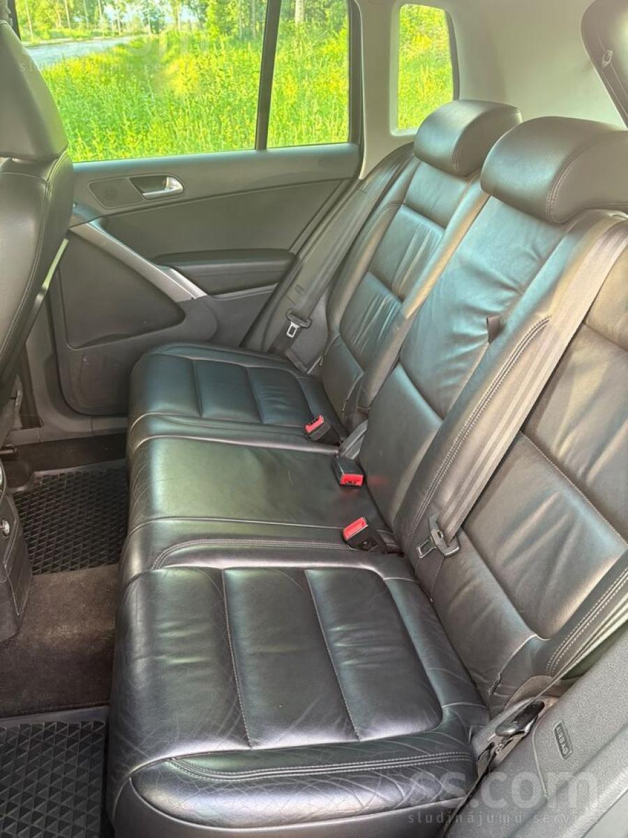 Melns Volkswagen Tiguan 2008 Jelgava, ar dzinēja tilpumu 2.00 L un nobraukumu 162 tūkst. km par 4650 €, foto 8 vietnē AUTOMOTO.COM.LV