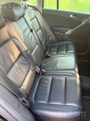 Melns Volkswagen Tiguan 2008 Jelgava, ar dzinēja tilpumu 2.00 L un nobraukumu 162 tūkst. km par 4650 €, foto 12 vietnē AUTOMOTO.COM.LV