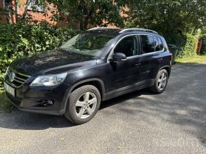 Melns Volkswagen Tiguan 2008 Rīga, ar dzinēja tilpumu 2.00 L un nobraukumu 295 tūkst. km par 4750 €, foto  vietnē AUTOMOTO.COM.LV