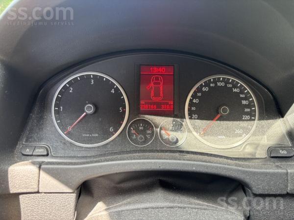 Black Volkswagen Tiguan 2008 in Riga, with an engine capacity of 2.00 L and mileage of 295 thousand km for 4750 €, photo 7 on AUTOMOTO.COM.LV