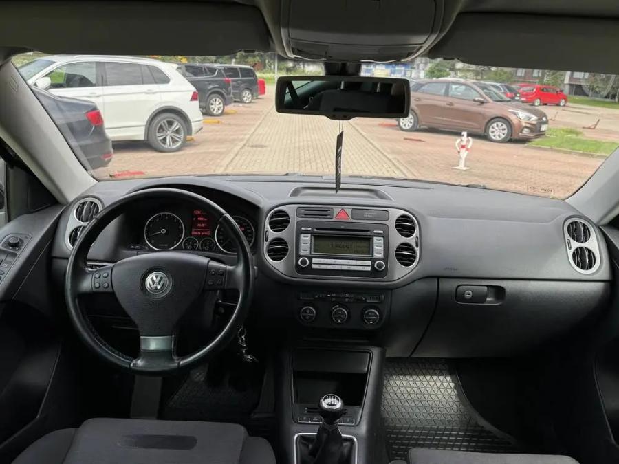 Melns Volkswagen Tiguan 2008 Rīga, ar dzinēja tilpumu 1.40 L un nobraukumu 299 tūkst. km par 2690 €, foto 6 vietnē AUTOMOTO.COM.LV