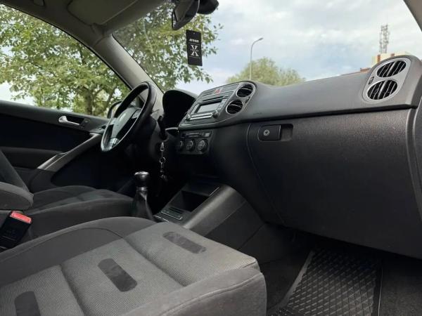 Черный Фольксваген Тигуан 2008 в Рига, объемом двигателя 1.40 л и пробегом 299 тыс. км за 2690 €, фото 8 на AUTOMOTO.COM.LV