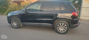 Black Volkswagen Tiguan 2008 in Vilnius, with an engine capacity of 2.00 L and mileage of 350 thousand km for 4390 €, photo 4 on AUTOMOTO.COM.LV