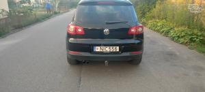 Black Volkswagen Tiguan 2008 in Vilnius, with an engine capacity of 2.00 L and mileage of 350 thousand km for 4390 €, photo 5 on AUTOMOTO.COM.LV