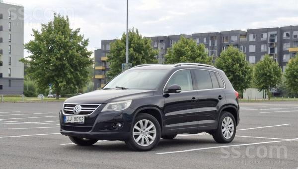 Volkswagen Tiguan 2008 Rīga vietnē Melns Volkswagen Tiguan 2008 Rīga, ar dzinēja tilpumu 2.00 L un nobraukumu 240 tūkst. km par 7800 €, foto 1 vietnē AUTOMOTO.COM.LV