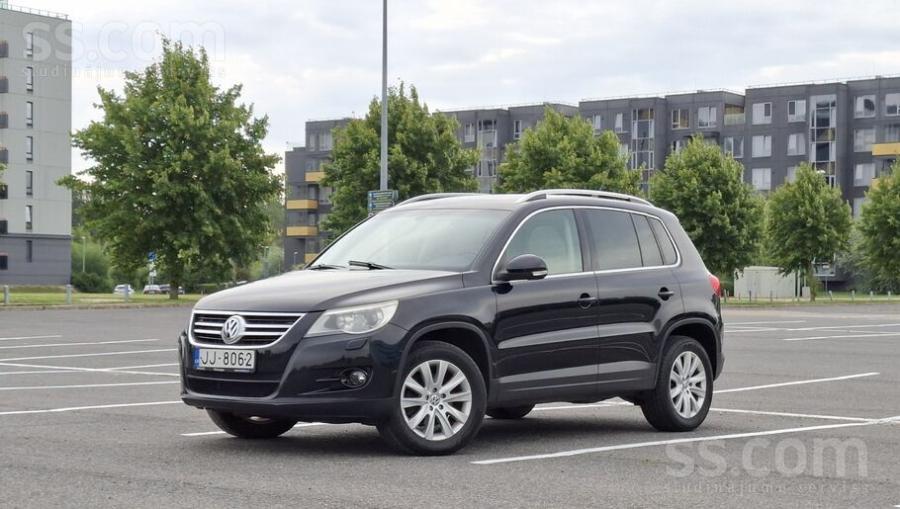 Black Volkswagen Tiguan 2008 in Riga, with an engine capacity of 2.00 L and mileage of 240 thousand km for 7800 €, photo 1 on AUTOMOTO.COM.LV