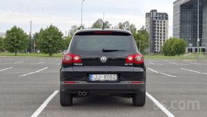 Black Volkswagen Tiguan 2008 in Riga, with an engine capacity of 2.00 L and mileage of 240 thousand km for 7800 €, photo 4 on AUTOMOTO.COM.LV