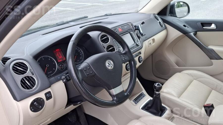 Black Volkswagen Tiguan 2008 in Riga, with an engine capacity of 2.00 L and mileage of 240 thousand km for 7800 €, photo 7 on AUTOMOTO.COM.LV
