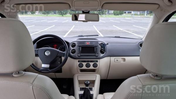 Volkswagen Tiguan 2008 Rīga vietnē Melns Volkswagen Tiguan 2008 Rīga, ar dzinēja tilpumu 2.00 L un nobraukumu 240 tūkst. km par 7800 €, foto 8 vietnē AUTOMOTO.COM.LV