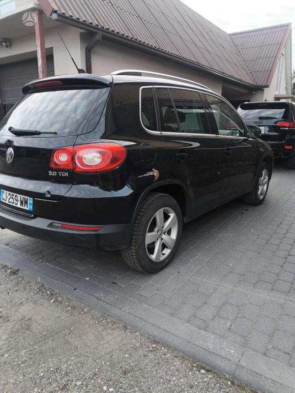 Melns Volkswagen Tiguan 2008 Ariogala, ar dzinēja tilpumu 1.97 L un nobraukumu 272 tūkst. km par 3950 €, foto 3 vietnē AUTOMOTO.COM.LV