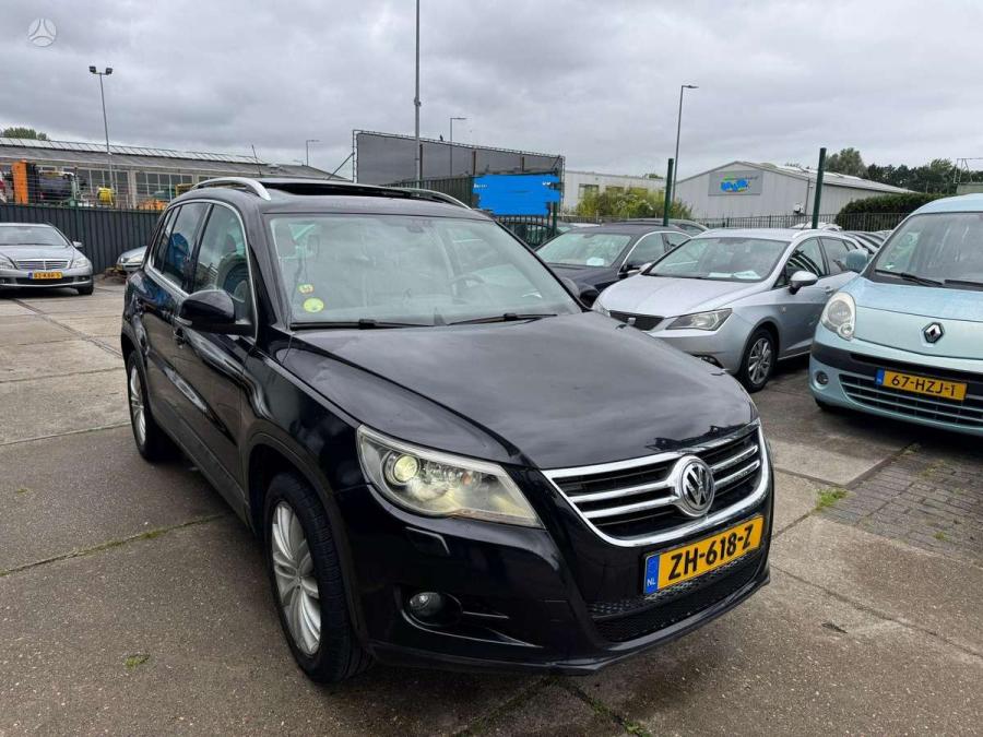 Melns Volkswagen Tiguan 2008 Kauņa, ar dzinēja tilpumu 1.39 L un nobraukumu 267 tūkst. km par 3700 €, foto 5 vietnē AUTOMOTO.COM.LV