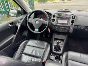 Melns Volkswagen Tiguan 2008 Kauņa, ar dzinēja tilpumu 1.39 L un nobraukumu 267 tūkst. km par 3700 €, foto 7 vietnē AUTOMOTO.COM.LV