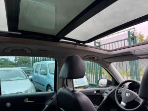 Melns Volkswagen Tiguan 2008 Kauņa, ar dzinēja tilpumu 1.39 L un nobraukumu 267 tūkst. km par 3700 €, foto 10 vietnē AUTOMOTO.COM.LV
