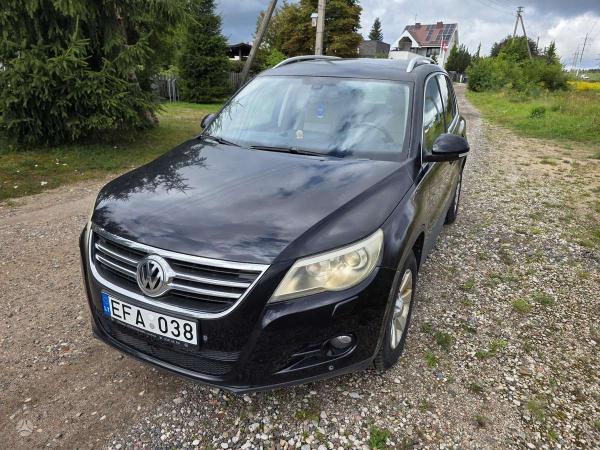 Black Volkswagen Tiguan 2008 in Vilnius, with an engine capacity of 2.00 L and mileage of 250 thousand km for 1800 €, photo 1 on AUTOMOTO.COM.LV