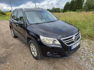 Black Volkswagen Tiguan 2008 in Vilnius, with an engine capacity of 2.00 L and mileage of 250 thousand km for 1800 €, photo 3 on AUTOMOTO.COM.LV