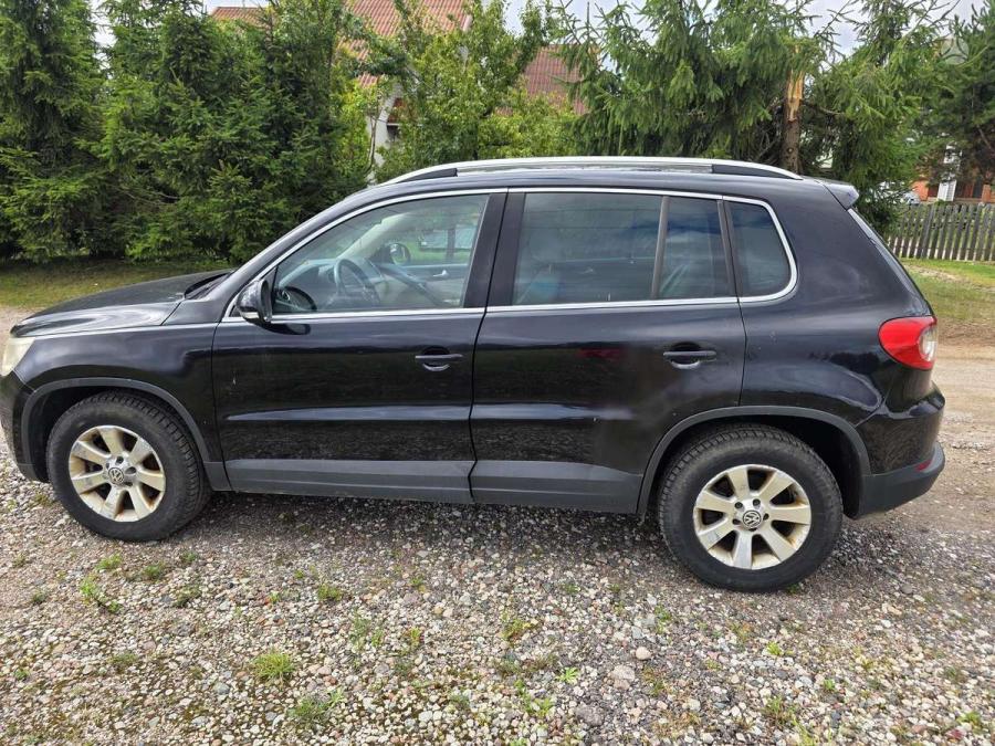 Black Volkswagen Tiguan 2008 in Vilnius, with an engine capacity of 2.00 L and mileage of 250 thousand km for 1800 €, photo 7 on AUTOMOTO.COM.LV