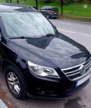 Melns Volkswagen Tiguan 2008 Viļņa, ar dzinēja tilpumu 2.00 L un nobraukumu 200 tūkst. km par 1500 €, foto 3 vietnē AUTOMOTO.COM.LV