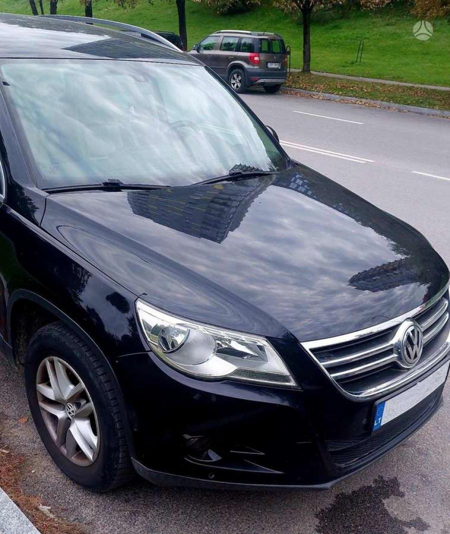 Melns Volkswagen Tiguan 2008 Viļņa, ar dzinēja tilpumu 2.00 L un nobraukumu 200 tūkst. km par 1500 €, foto 3 vietnē AUTOMOTO.COM.LV