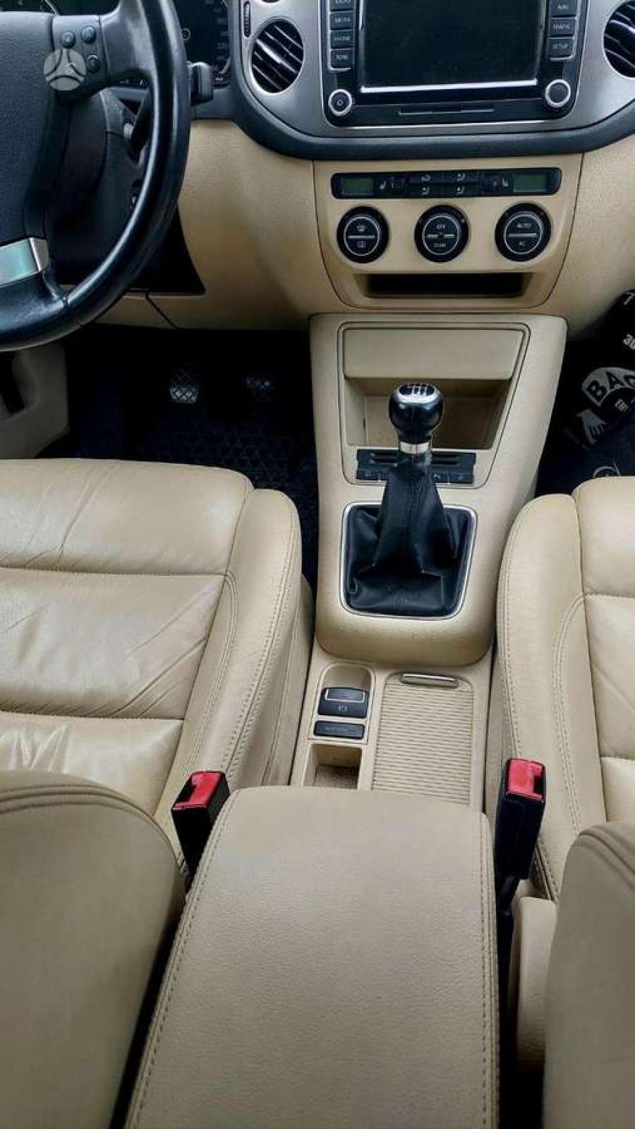 Melns Volkswagen Tiguan 2008 Viļņa, ar dzinēja tilpumu 2.00 L un nobraukumu 200 tūkst. km par 1500 €, foto 17 vietnē AUTOMOTO.COM.LV