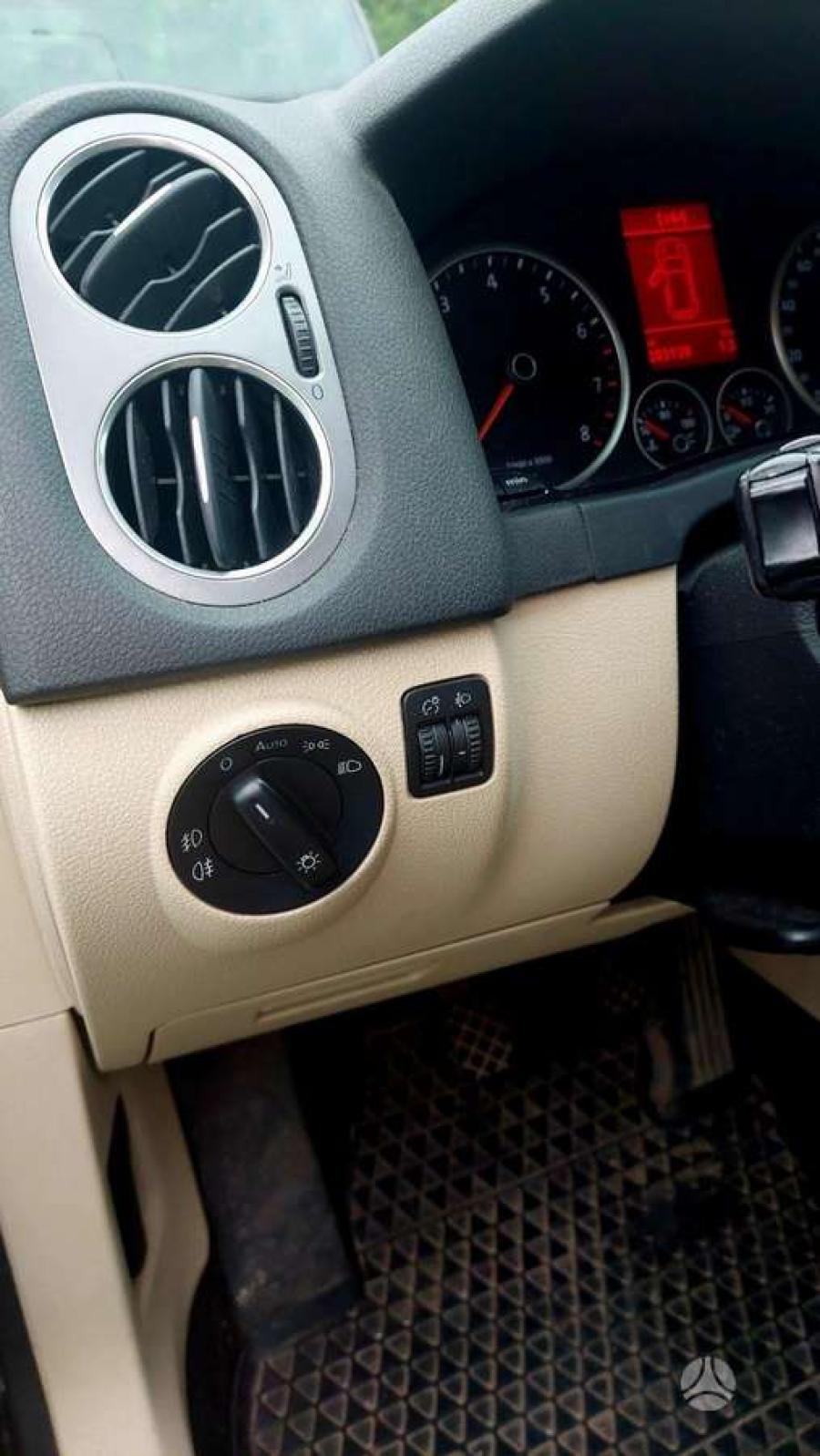 Melns Volkswagen Tiguan 2008 Viļņa, ar dzinēja tilpumu 2.00 L un nobraukumu 200 tūkst. km par 1500 €, foto 28 vietnē AUTOMOTO.COM.LV