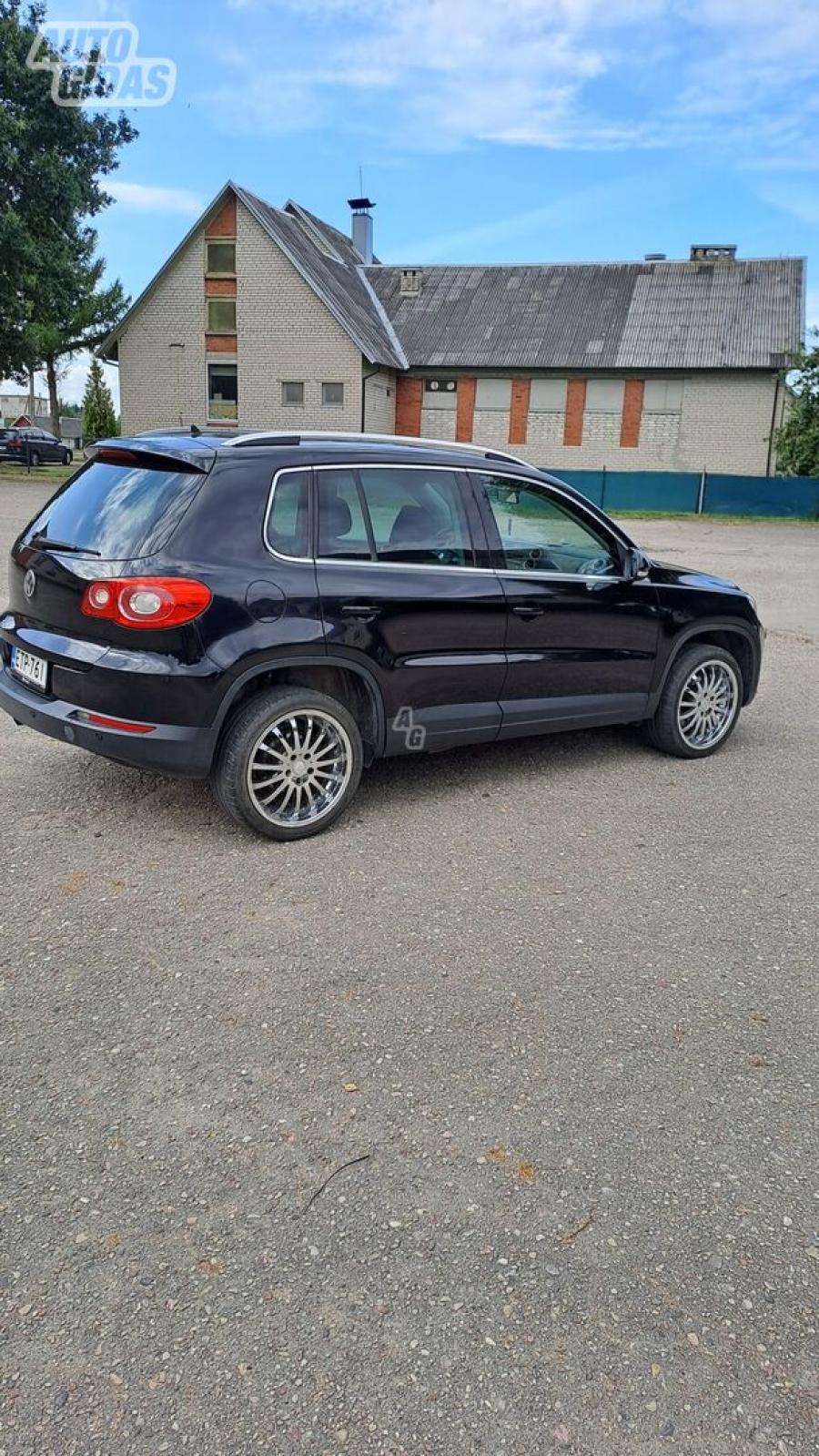 Melns Volkswagen Tiguan 2008 Jonava, ar dzinēja tilpumu 1.40 L un nobraukumu 241 tūkst. km par 5000 €, foto 5 vietnē AUTOMOTO.COM.LV