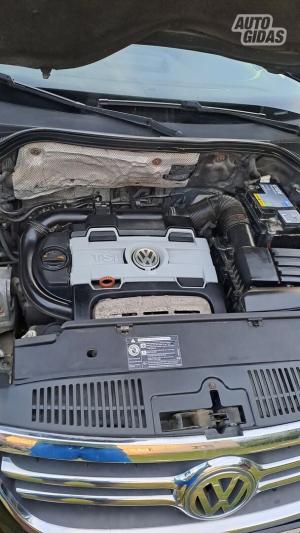 Melns Volkswagen Tiguan 2008 Jonava, ar dzinēja tilpumu 1.40 L un nobraukumu 241 tūkst. km par 5000 €, foto 14 vietnē AUTOMOTO.COM.LV